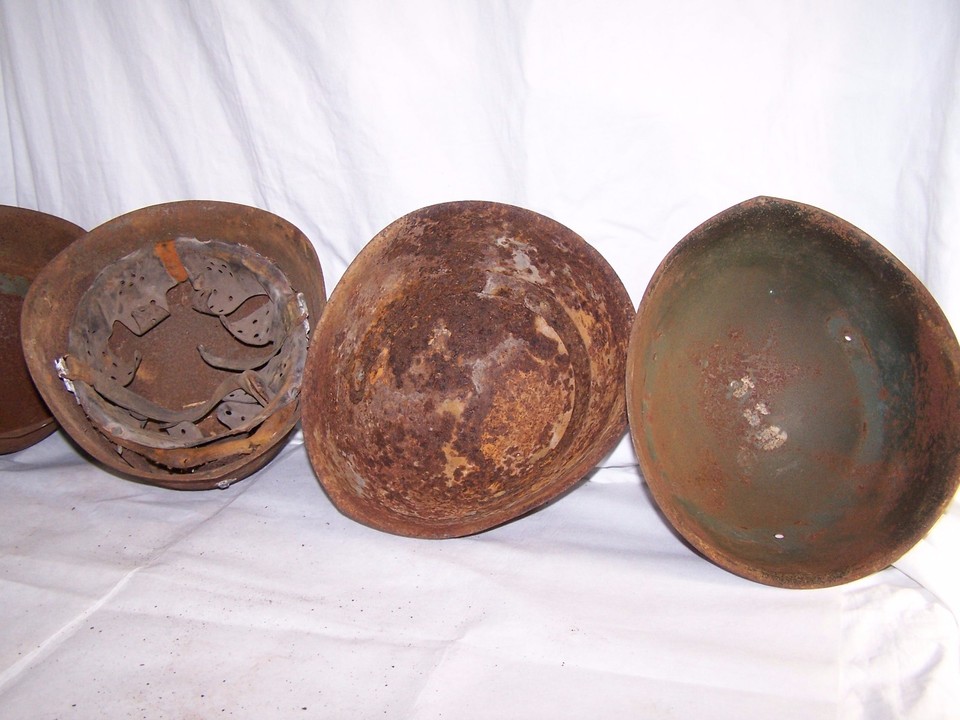 Battlefield Pickups: Italian M33 helmet shells. 3 per lot. Variations ...
