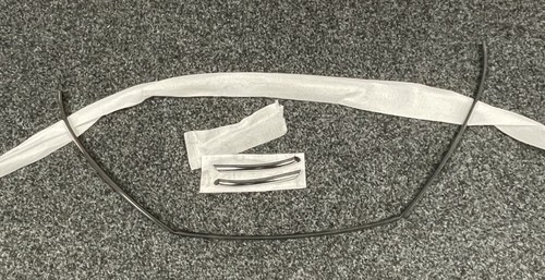 GENUINE BMW WINDSCREEN TRIM SET (51137424554) | eBay