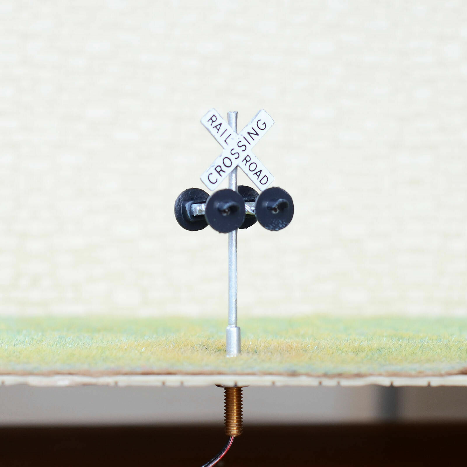 4 x HO scale model railroad grade crossing signals LEDs made 4 targets ...
