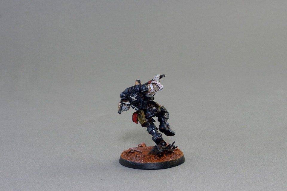 Primaris Lieutenant in Reiver Armour Painted Raven Guard space marines ...