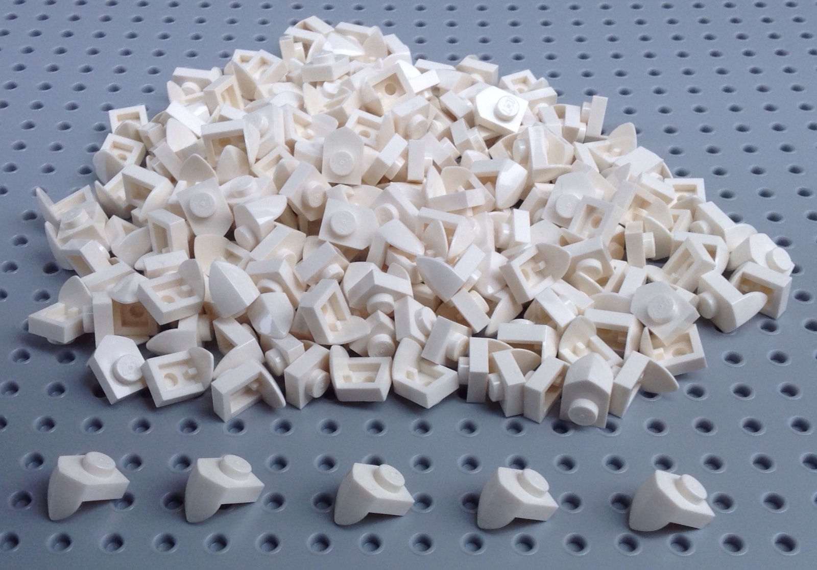 Lego Modified White 1x1 Tooth Brick Plate (15070) x20 *BRAND NEW* City ...