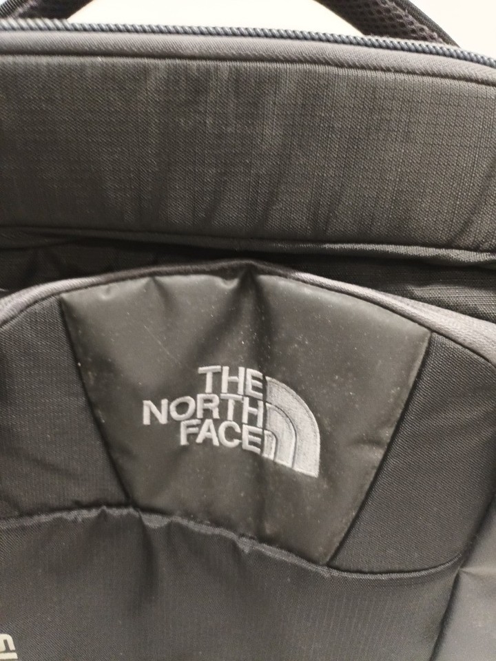 The North Face Sidetrack Pull Along Case Grey & Black 21" x 14" x 7 ...