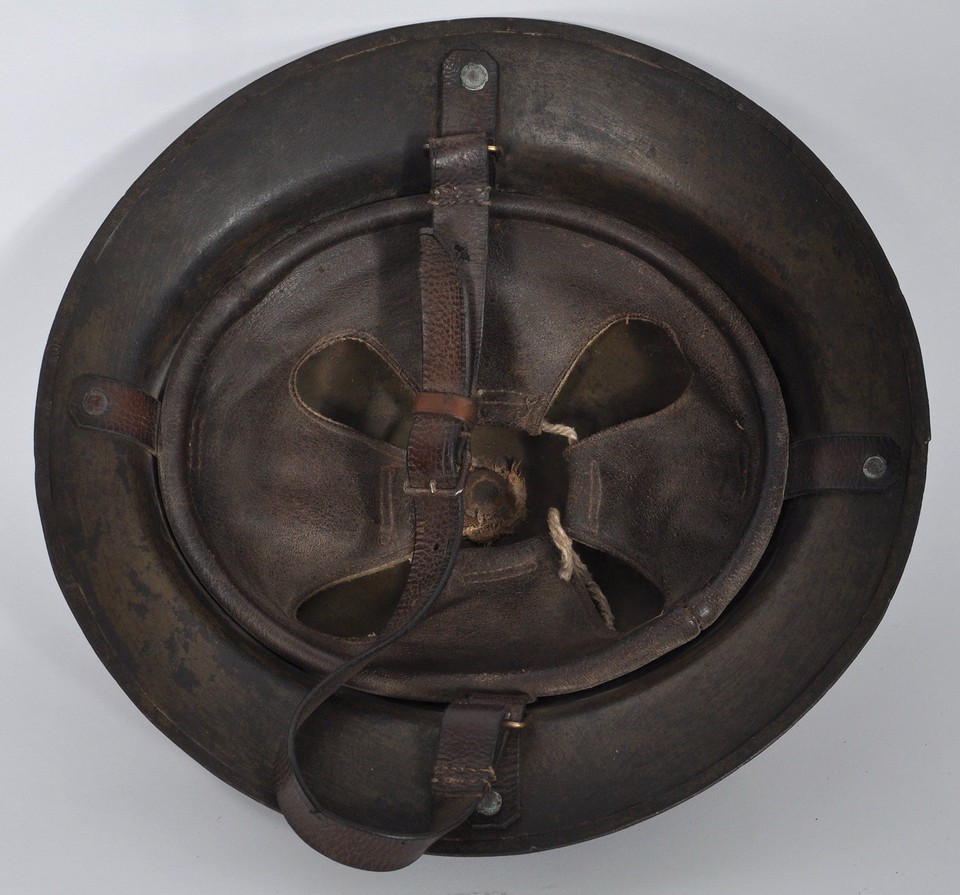 ORIGINAL WW1 PRIVATE PURCHASE OFFICERS BRODIE HELMET .. SOMERSET LIGHT ...