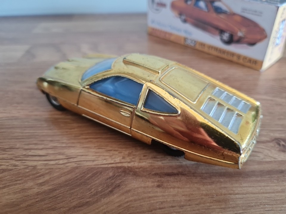Dinky 352 Gerry Anderson 's U.F.O. Ed Strakers Car GOLD CHROME ...