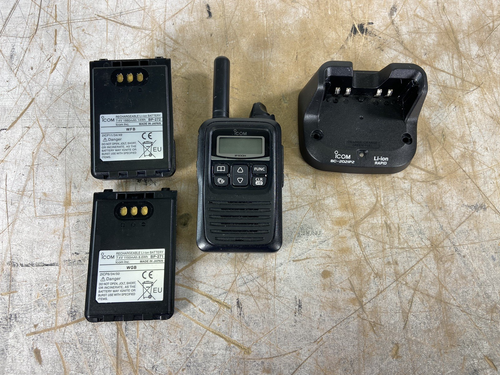 ICOM IP100H HANDHELD RADIO W/ BATTERIES + CHARGER - (NO POWER SUPPLY ...