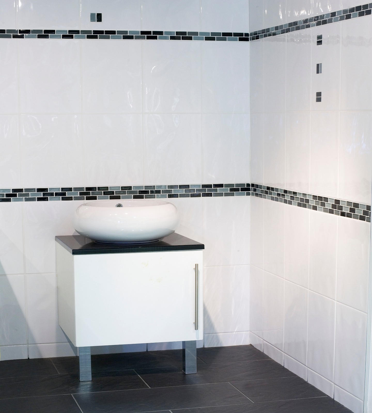 * 10cm CUT SAMPLES Ceramic White Bumpy Gloss Matt Flat Tiles Bathroom ...