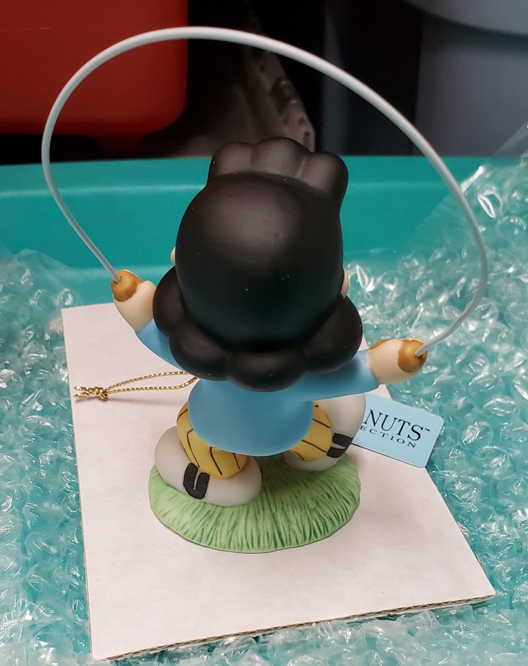 Peanuts Snoopy Lucy Van Pelt jumping rope porcelain figurine Westland ...