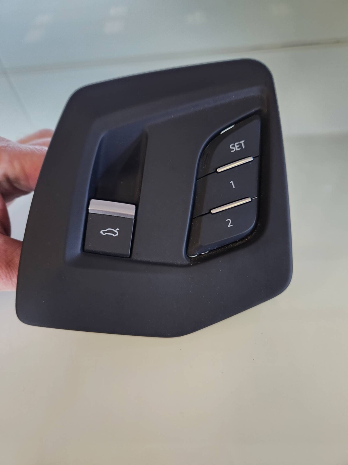 LAMBORGHINI URUS TRIM TAILGATE TRUNK SWITCH BUTTON SEAT 4M0959831 ...