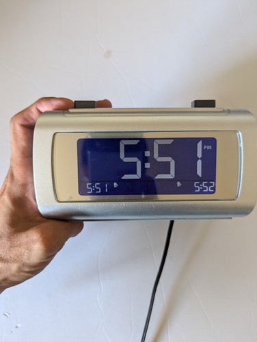 Brookstone 4511 TimeSmart Self Setting Dual Wake Digital Alarm Clock w ...