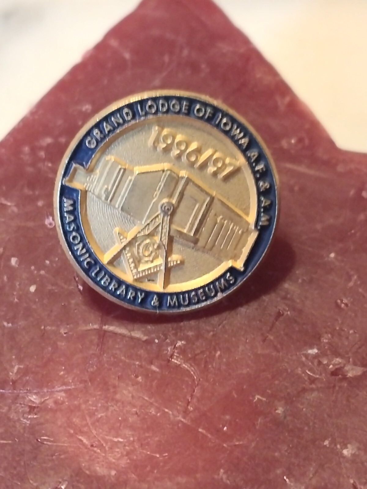 Grand Lodge of Iowa Masonic Library and Museum 1996/1997 Lapel Pin | eBay