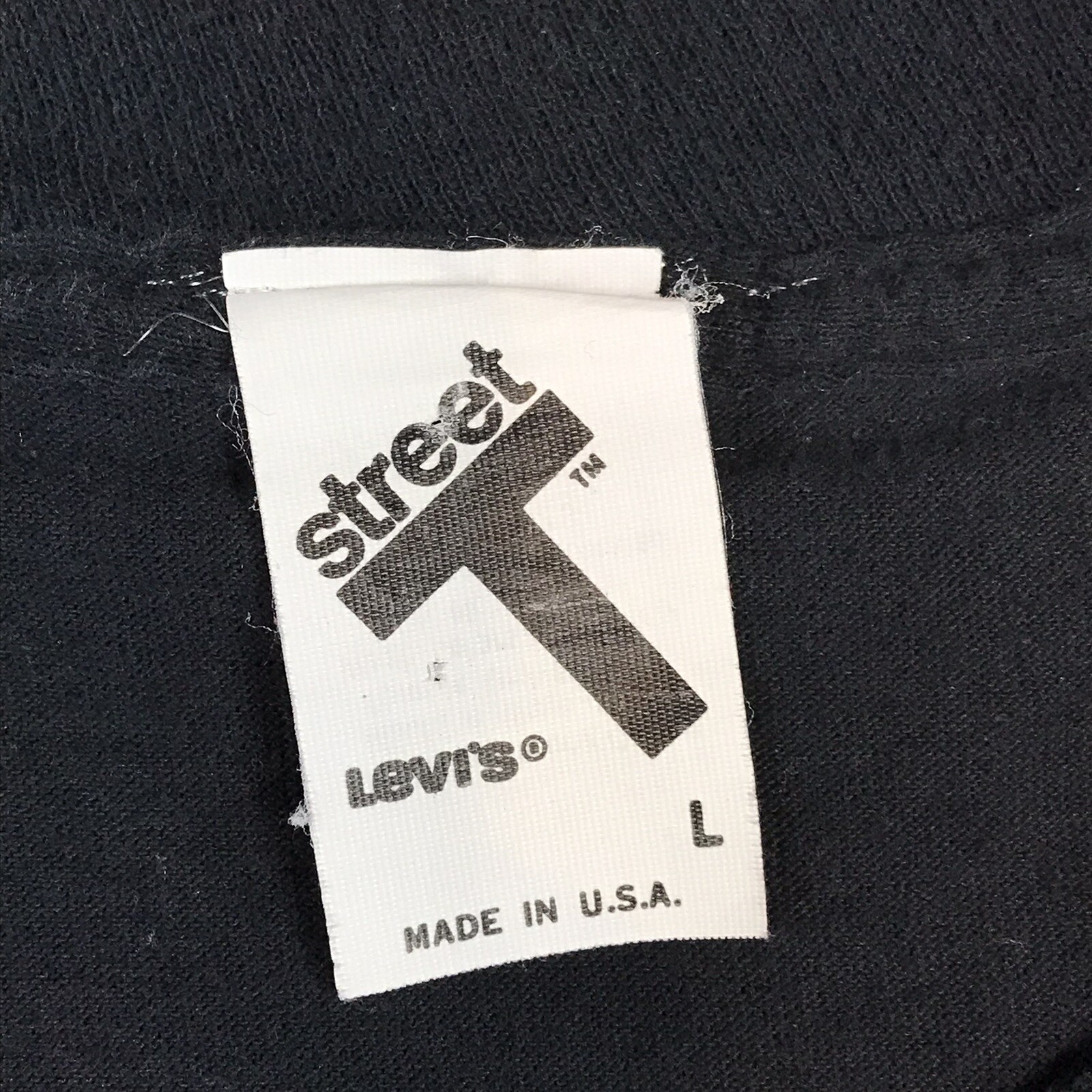 Street T Men’s Vintage 1989 Graffiti Graphic Levi’s S… - Gem