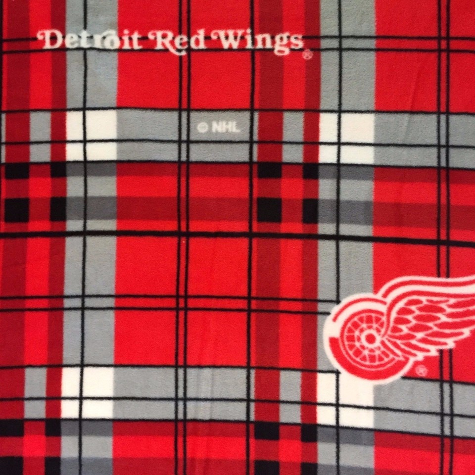 NHL HOCKEY DETROIT RED WINGS PLAID FLEECE FABRIC MATERIAL BY THE 1/2 ...