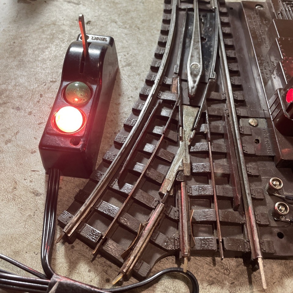 Lionel 112 Super O Right Hand Turnout Switch With Pins #161 | eBay