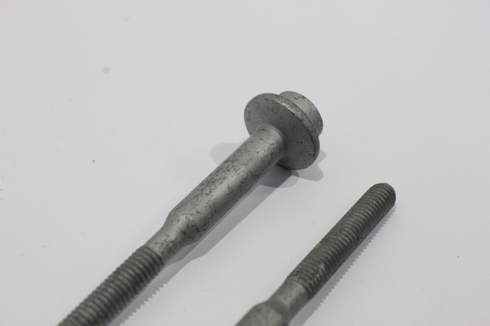 VW Golf 1K MK5 1.6 TDi Diesel Fuel Injector Retaining Bolts Pair M6x70 ...
