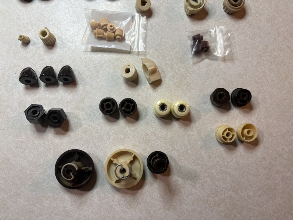 (64) D-Shaft, Set Screw, Spline & Clock Tube Radio Knobs in Excellent ...