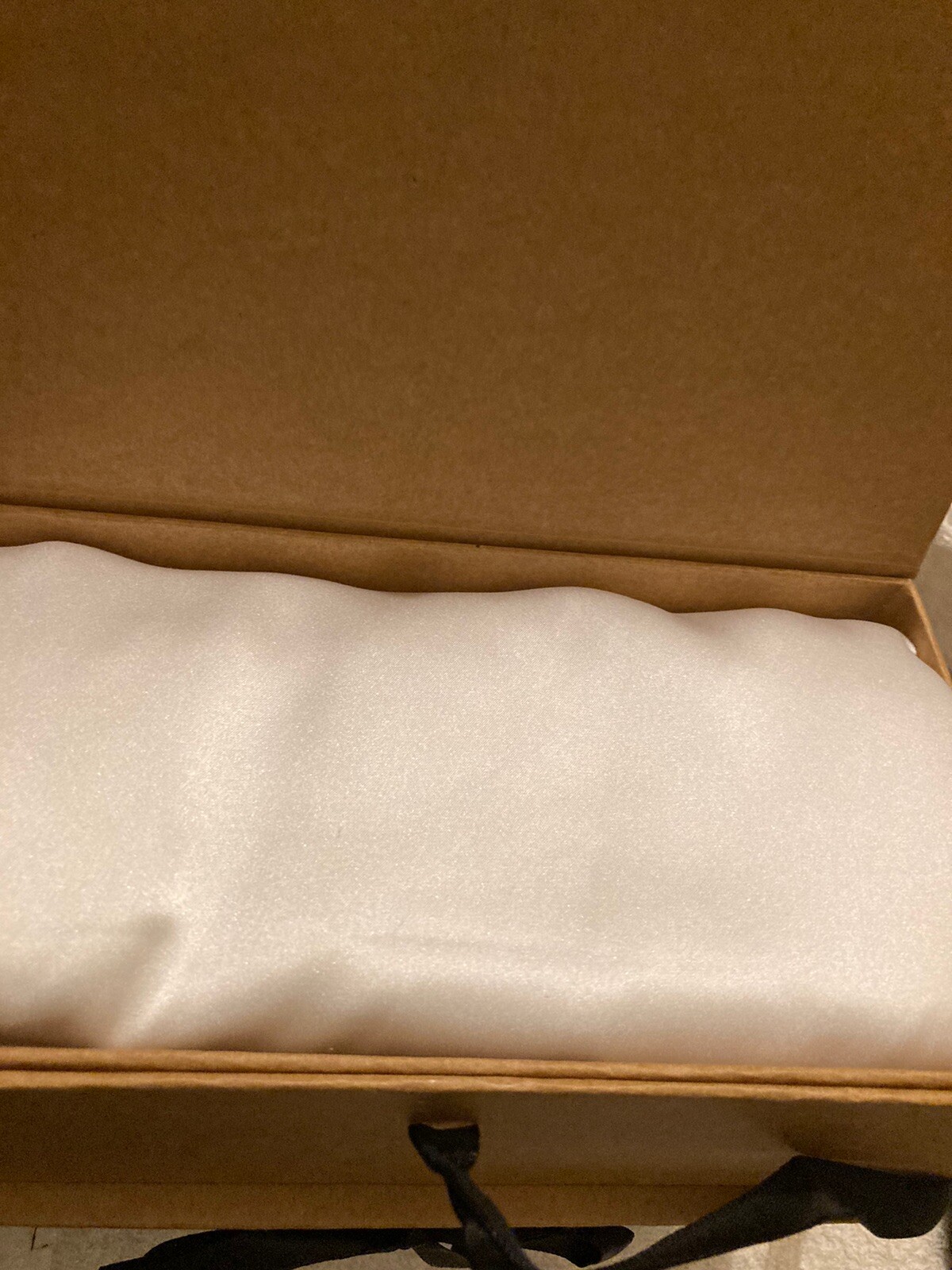 Hampton Cove Luxury Silk & Linen Pillowcase Set 2. Zip Closure New In ...