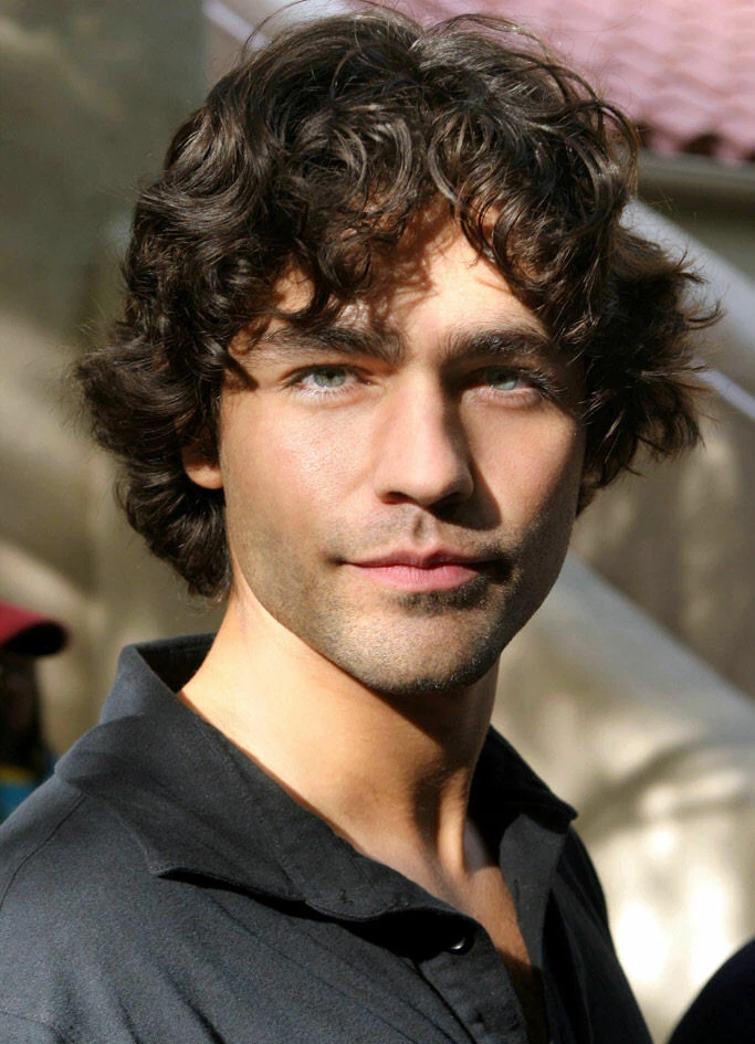 Adrian Grenier Body