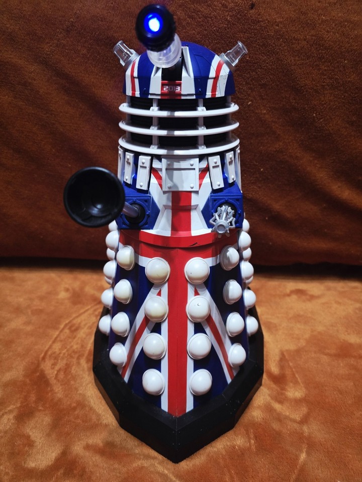 Doctor Who 12” Union Jack 50th Anniversary Lights & Sounds Dalek | eBay UK