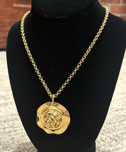 LCI LIZ CLAIBORNE GOLD BOX CHAIN NECKLACE ROUND SWIRL PENDANT 20 ...