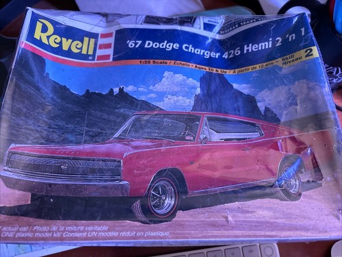 Revell 1967 Dodge Charger 426 Hemi 1:25 Model Car Kit #85-7669 Sealed ...