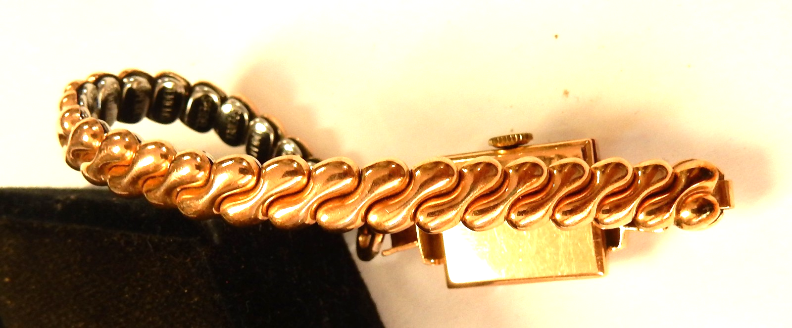 Rare Benrus 14K Pink Gold Woman's 17J Wristwatch Set With Diamonds And ...