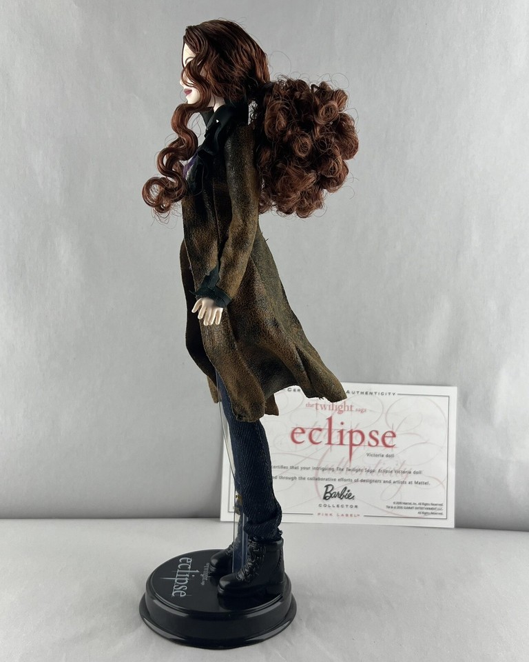 The Twilight Saga: Eclipse Victoria Doll Barbie Collector Pink Label ...
