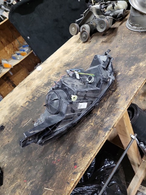 Chevrolet Impala Headlight Halogen Right Headlamp 84573234 OEM 2019 ...