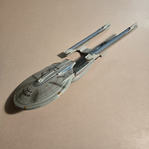 Star Trek Diamond Select Starship Legends USS Enterprise NCC-1701-B ...
