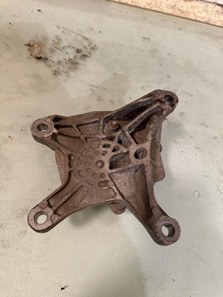 AUDI TRANSMISSION MOUNT SUPPORT BRACKET 8W0399156 | eBay UK