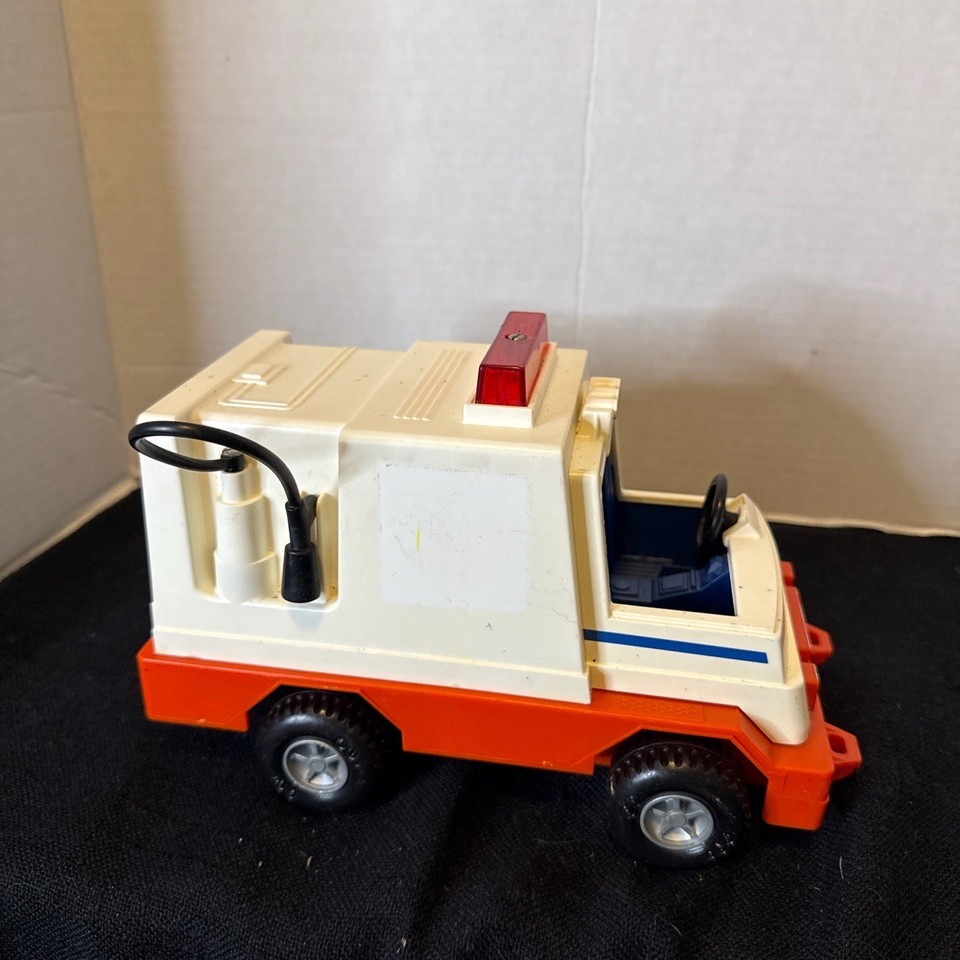 Vintage 1982 Fisher-Price Ambulance Husky Helper Rescue #337 No ...