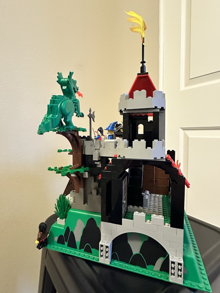 Lego Castle 6082: Fire Breathing Fortress (1993) | eBay