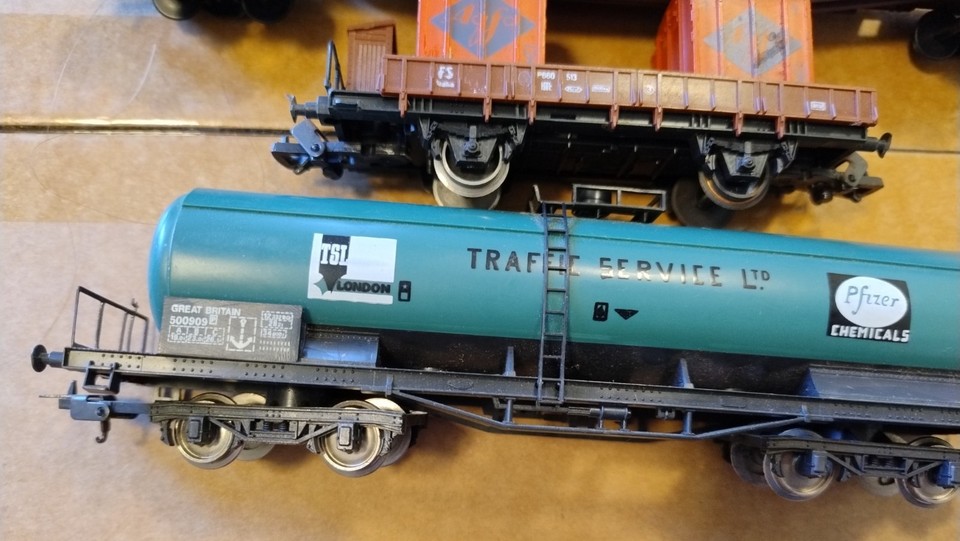 4x Lima hook/loop carriages, HO scale, unboxed | eBay Australia