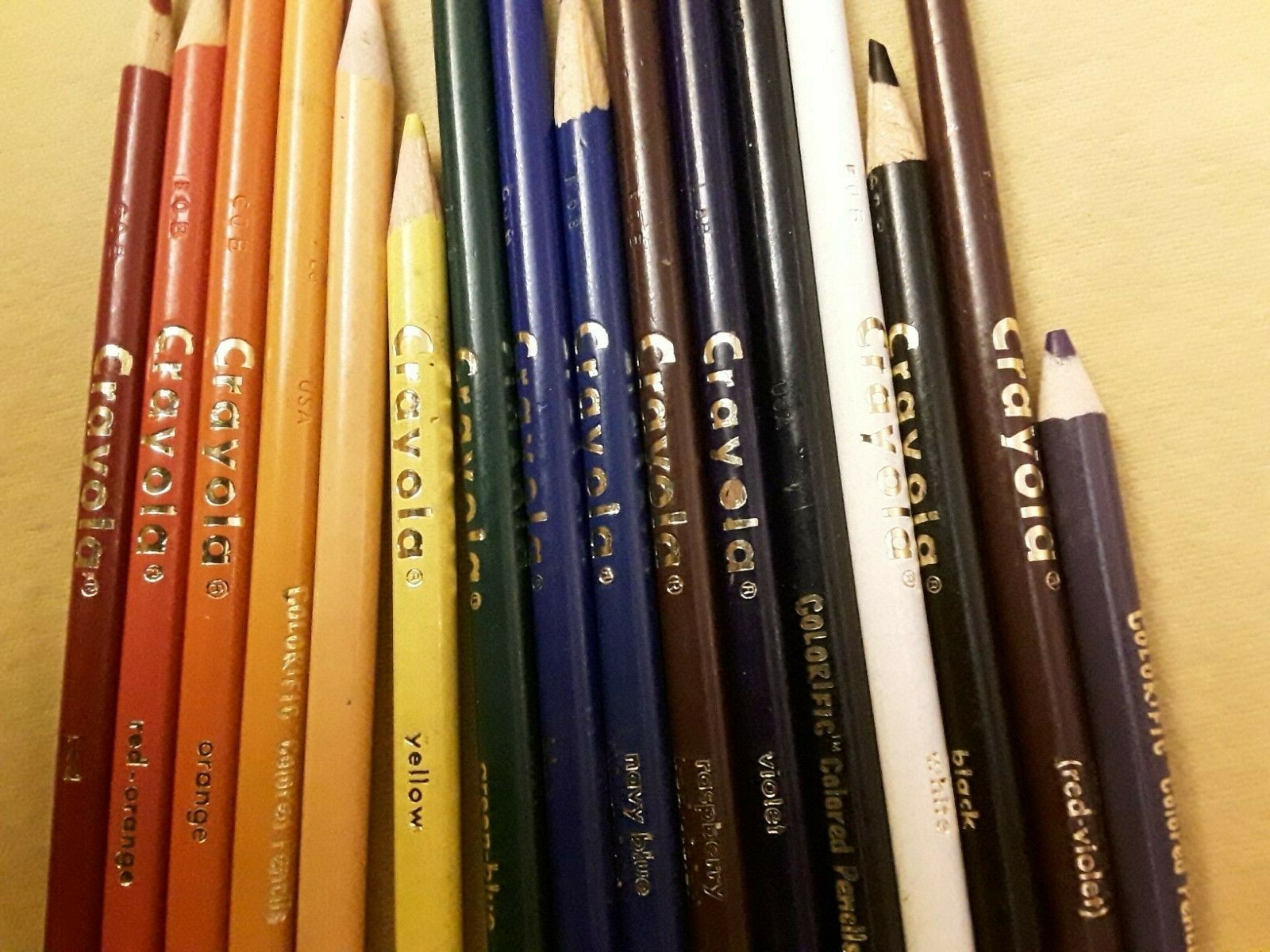 Lot of 16 Crayola and Colorific Assorted Colored Pencils Sharpened lot ...