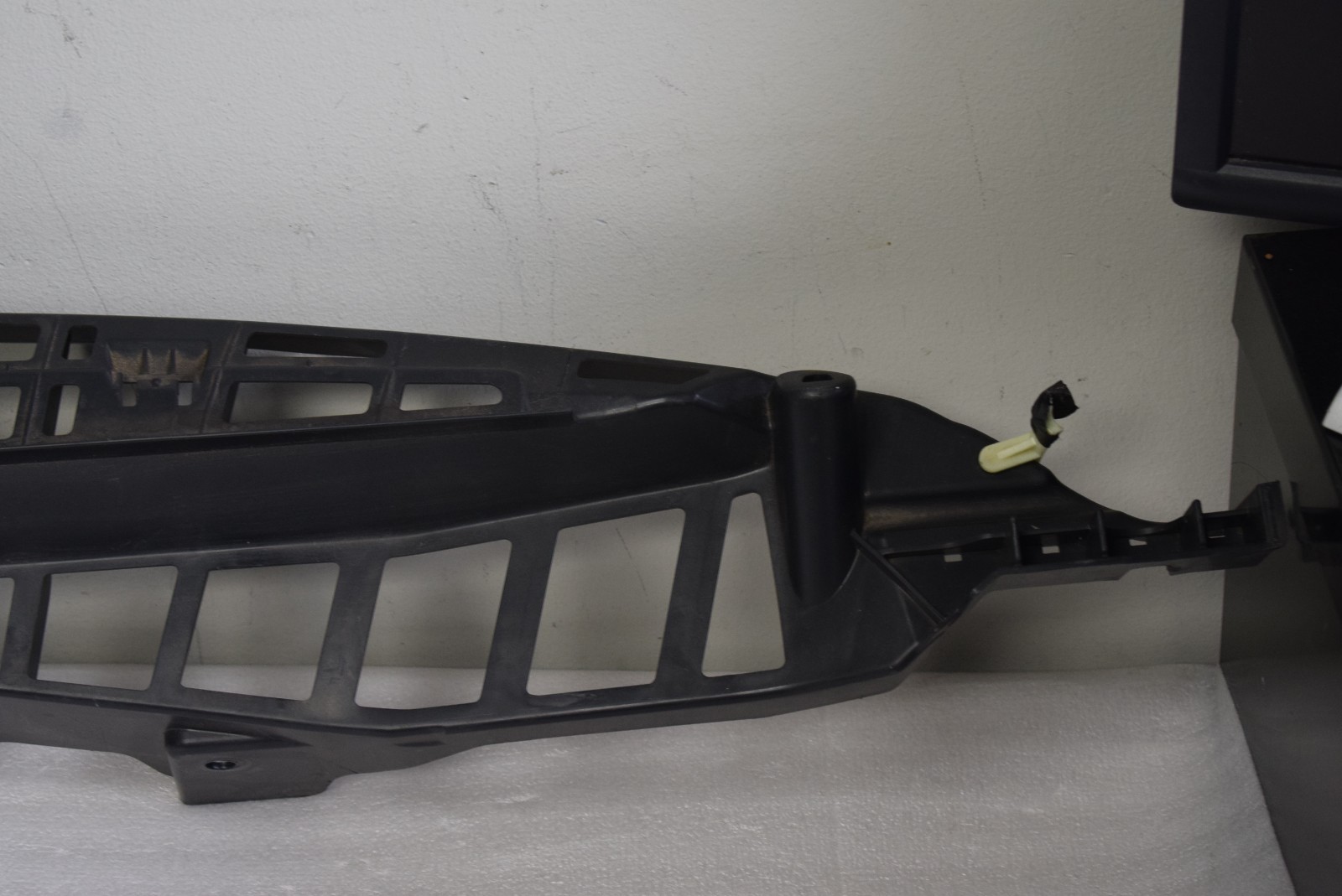 2013 LAND ROVER RANGE ROVER REAR BUMPER BRACKET FACTORY OEM | eBay