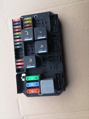 JAGUAR XJ LUXURY 2011 X351 LWB REAR TRUNK FUSE RELAY BOX MODULE AW93 ...