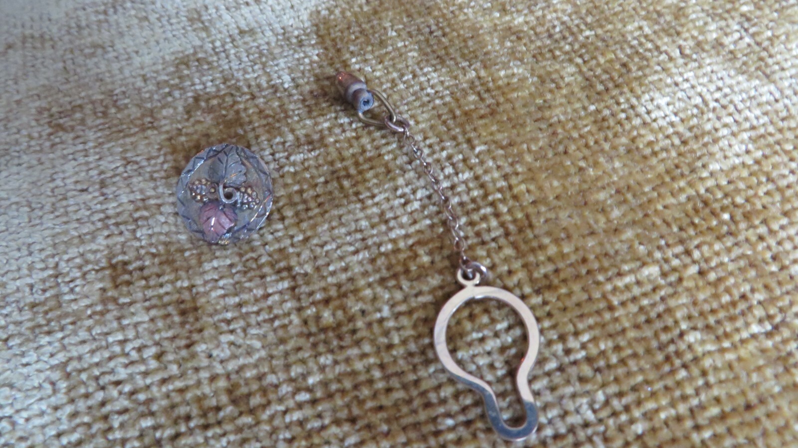 Black Hills gold antique eye glass pin on holder - Gem