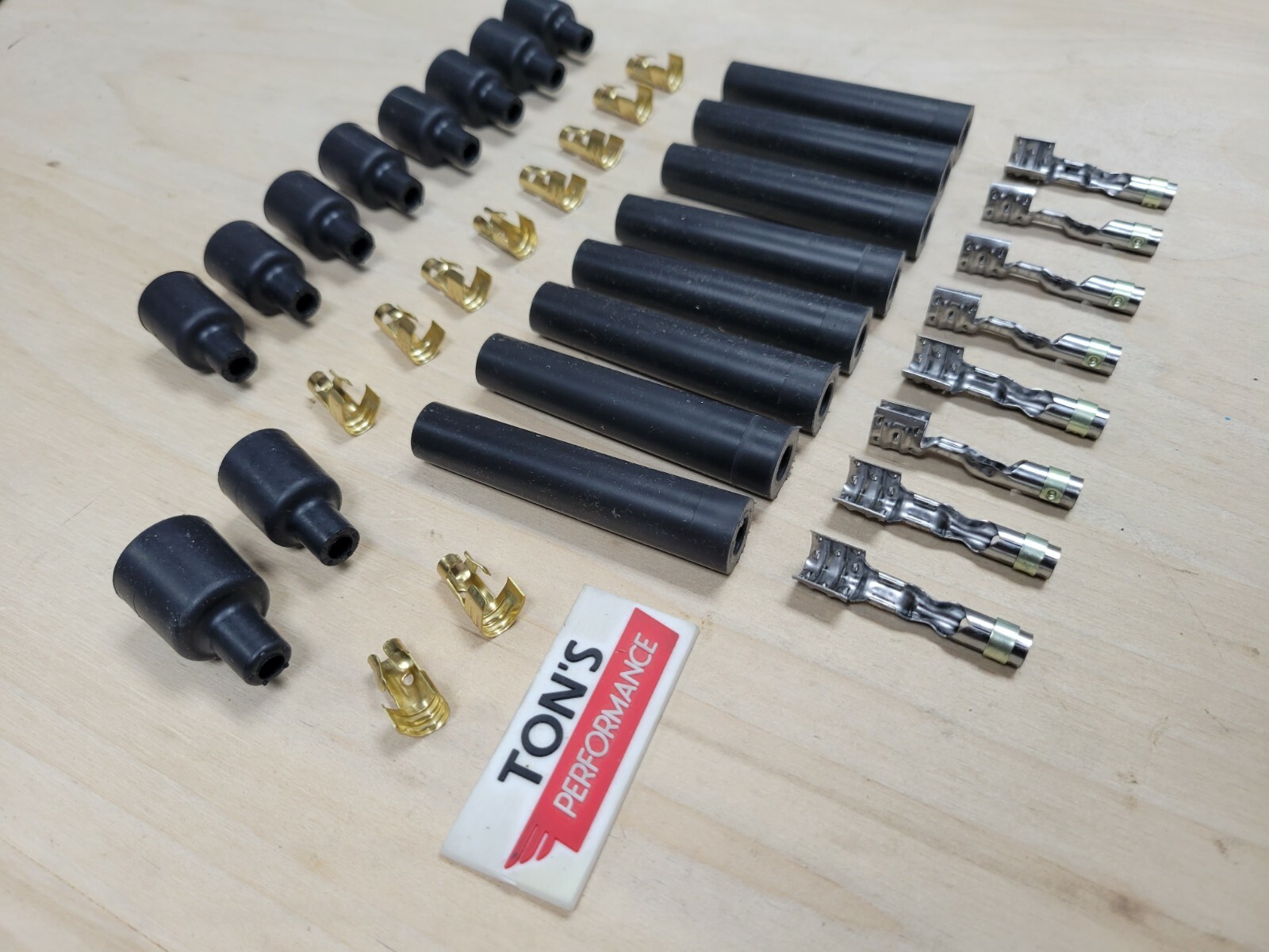 8 Cylinder 7mm - 8mm Rubber Spark Plug Boot Kit Stainless & Brass Ends ...