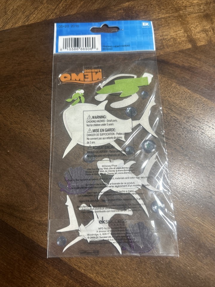 DISNEY Finding Nemo Reef Dory Crush Squirt Bruce Splash Metallic ...