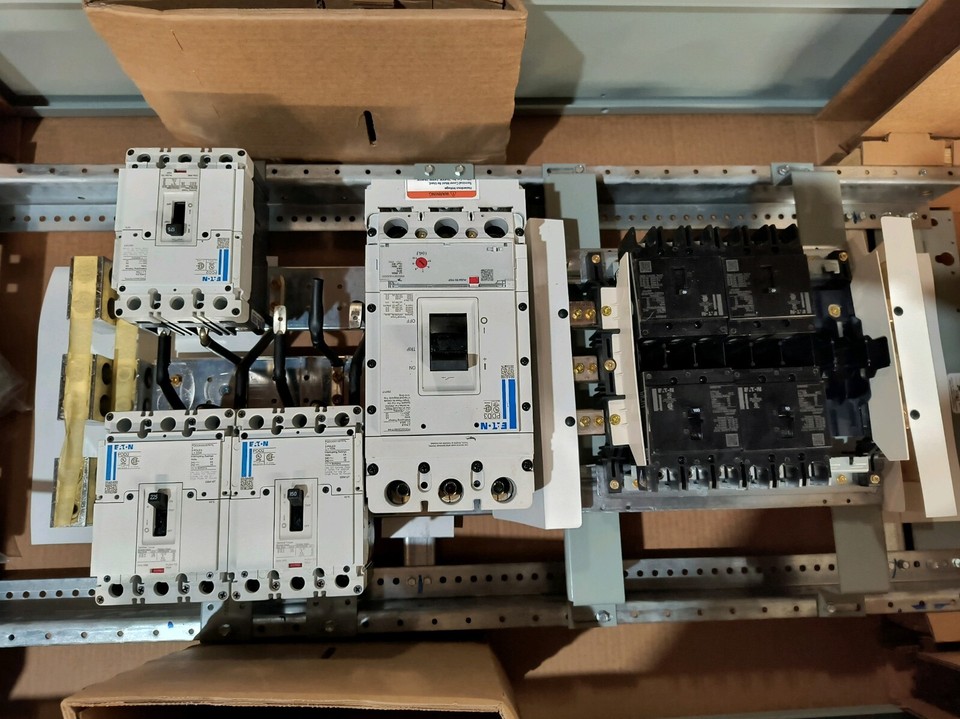 Eaton Panelboard 1200amp PRL4X, 24 CIRCUIT, 208Y/120V, 3PH, 4W, MAIN ...