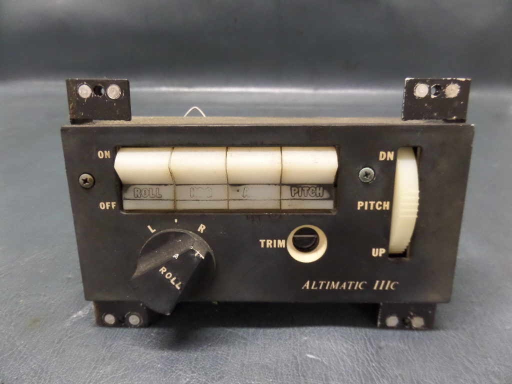 PIPER PA-23-250 TURBO AZTEC F AIRCRAFT ALTIMATIC 3C AUTOPILOT CONTROL ...