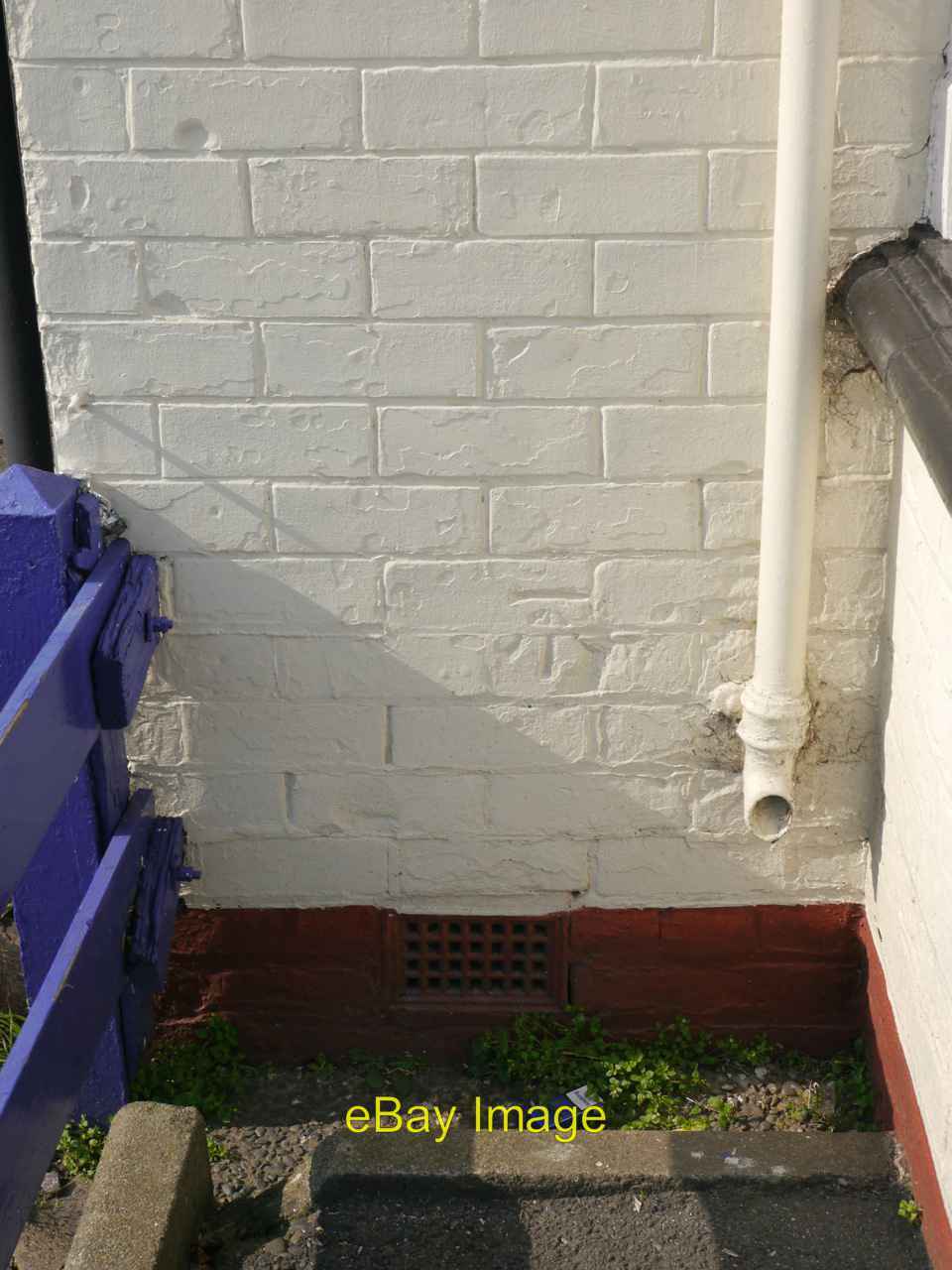 Photo 6x4 Cut Mark: Habrough, Station Hotel A cut bench mark is on ...