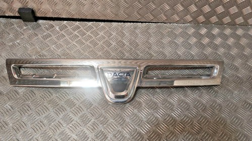 Enjoliveur grille calandre avant - DACIA Duster I (1) Phase 2 ...