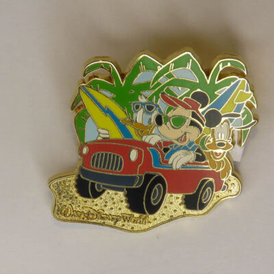 Disney Mickey, Donald Pluto GoinG to the Beach #1 Pin | eBay