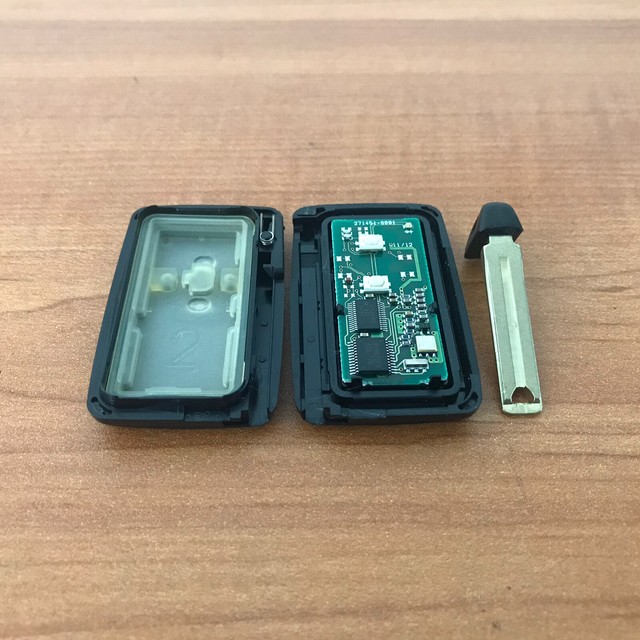 2pcs OEM Toyota VITZ RACTIS 2b Smart Key Fob for sale online | eBay