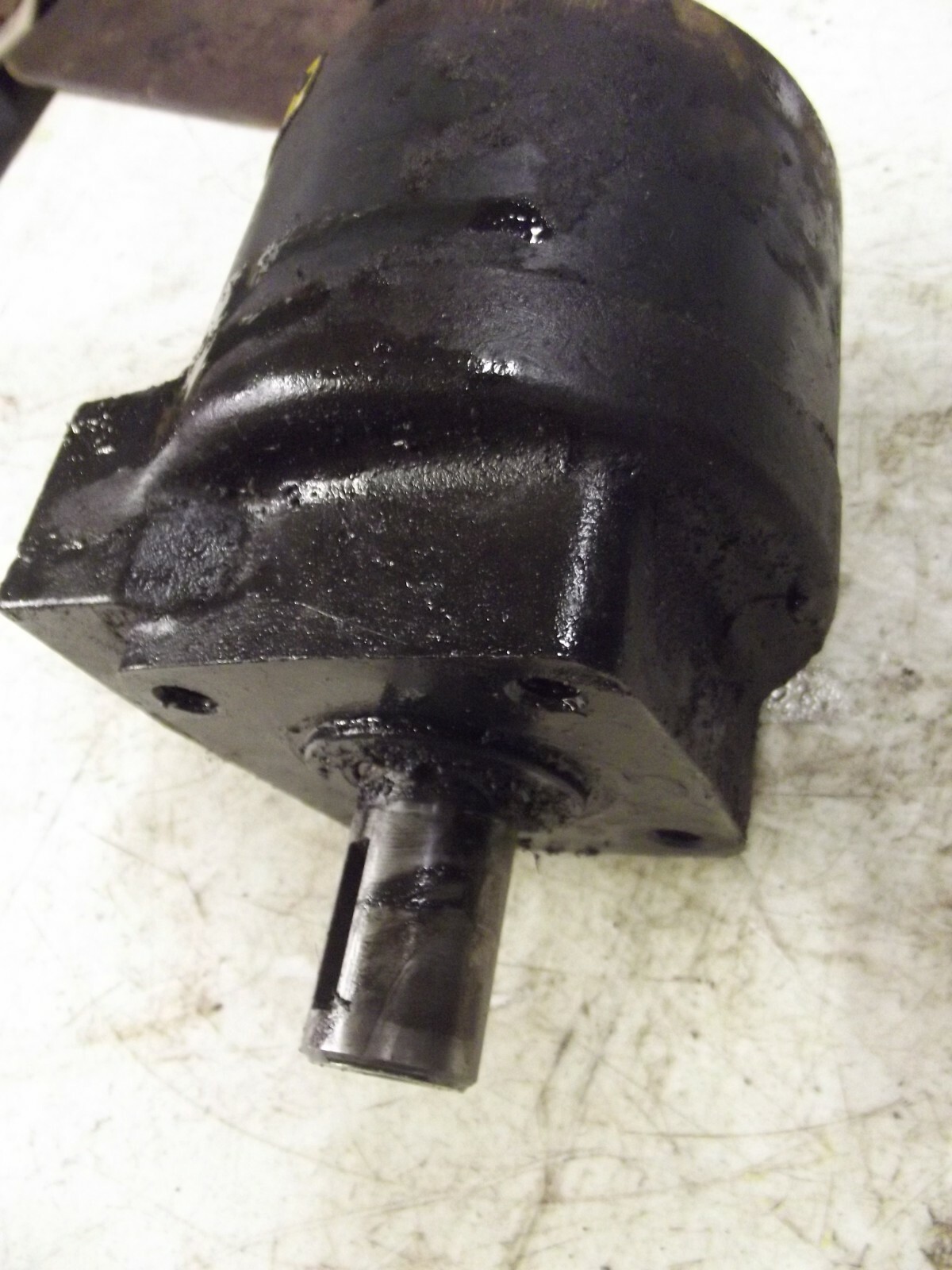 Ryan GA-30 Hydrostatic Drive Motor 110-7-FS-0 | eBay