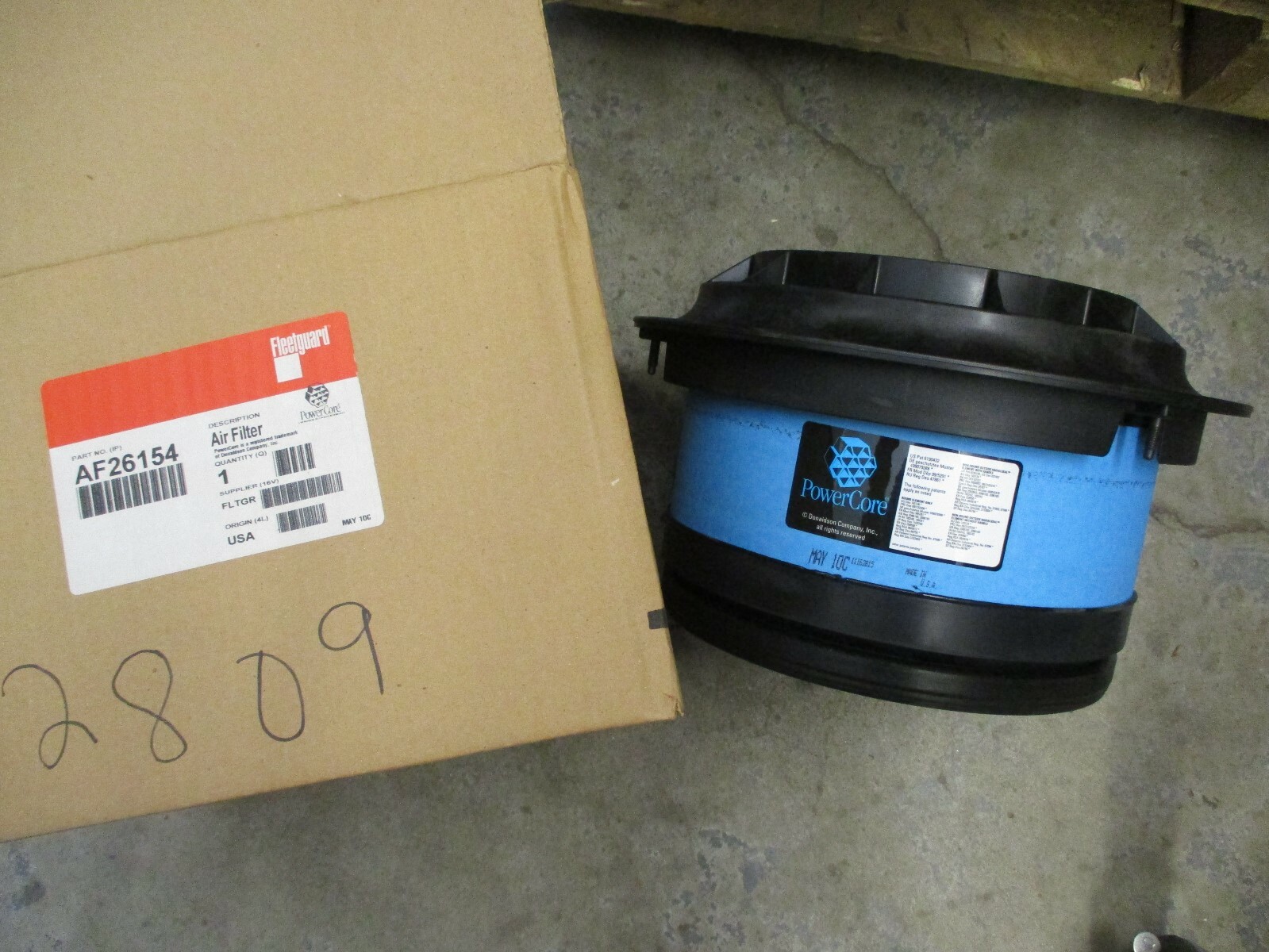 FLEETGUARD AF26154 - Air filter cross reference