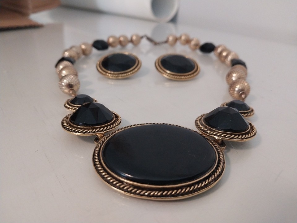 Dauplaise Necklace And Earrings Set Black Onyx And Gold Fashion Jewelry ...