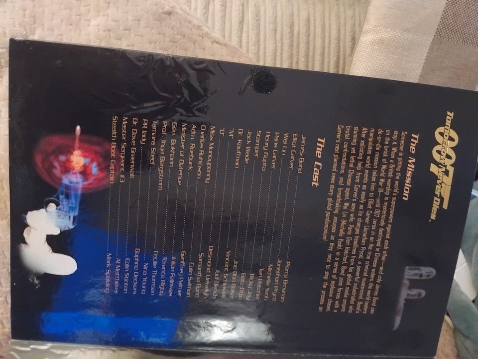 Sideshow James Bond Tomorrow Never Dies - Michelle Yeoh as Wai Lin 12 ...