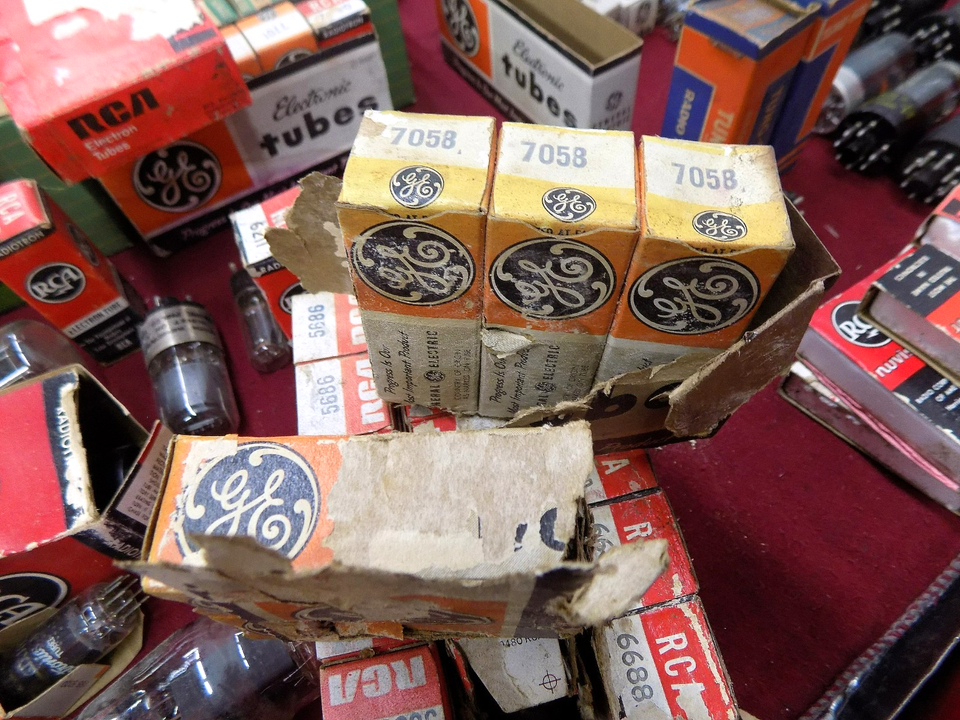 Strong Matched Quad of N.O.S 1960's GE Branded/RCA Made 7058/12AX7 Vacuum Tubes | eBay