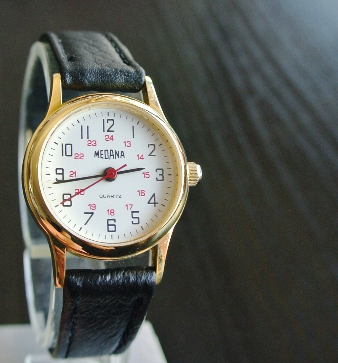 VINTAGE MEDANA 24 HR MILITARY DIAL SWISS QUARTZ WOMEN'S GOLD LEATHER ...